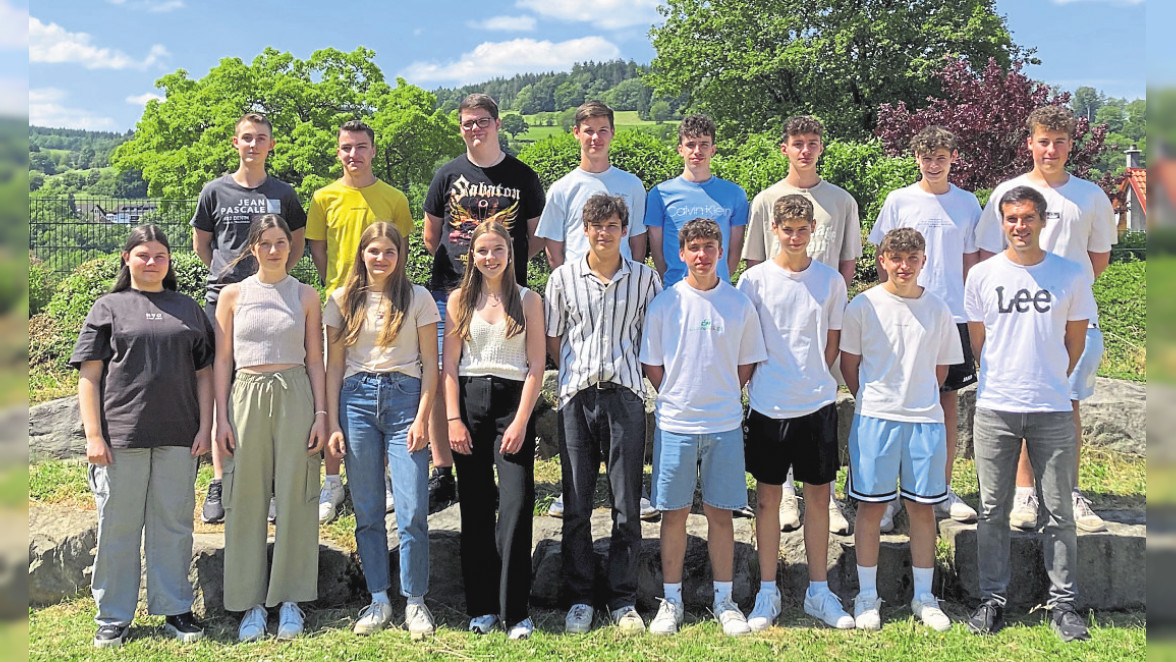 Klasse 10a und 10b: Freude über erfolgreichen Abschluss - Karriere ...