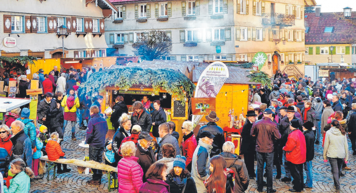 Weihnachtsmarkt Weiler 2022: Glühweinstand & Theater - Schwäbischer Verlag