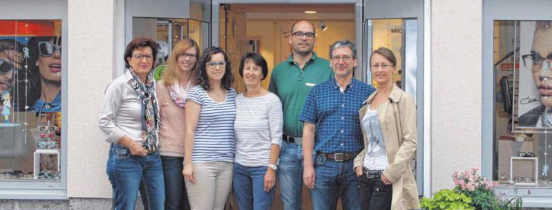 Jung und Alt trainieren gemeinsam - Schwäbischer Verlag