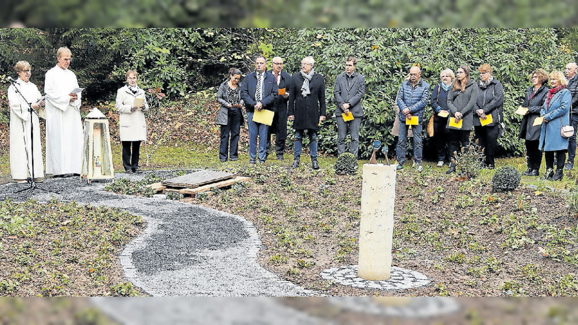 Friedhof Am Wehl Hameln: Sternkinder/Grab/Waldfriedhof - DeWeZet
