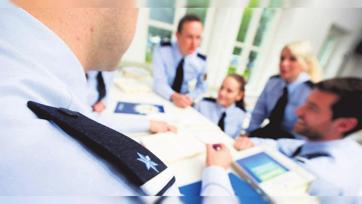 Sachsen: Ausbildung und Studium bei Finanzamt oder Polizei - Leipziger ...